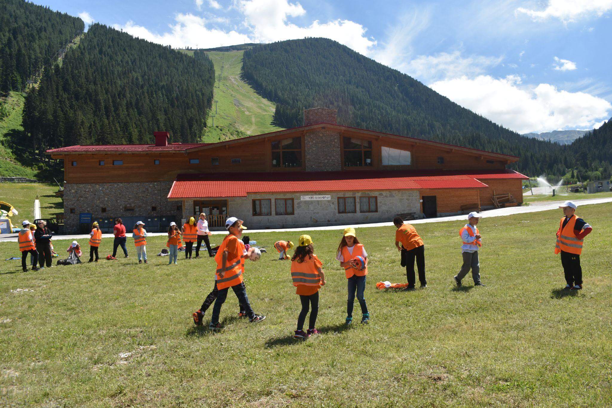 Футбол за деца в Lucky Bansko Kids Camp I Lucky Bansko Kids Camp